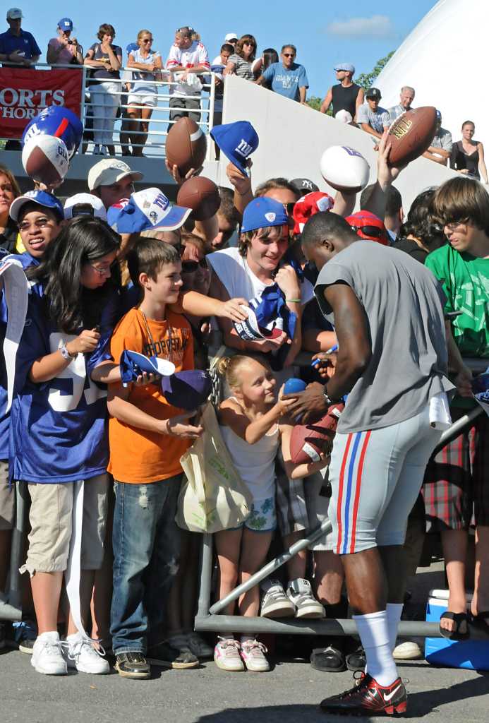 Fans turn out for the Giants' signature event