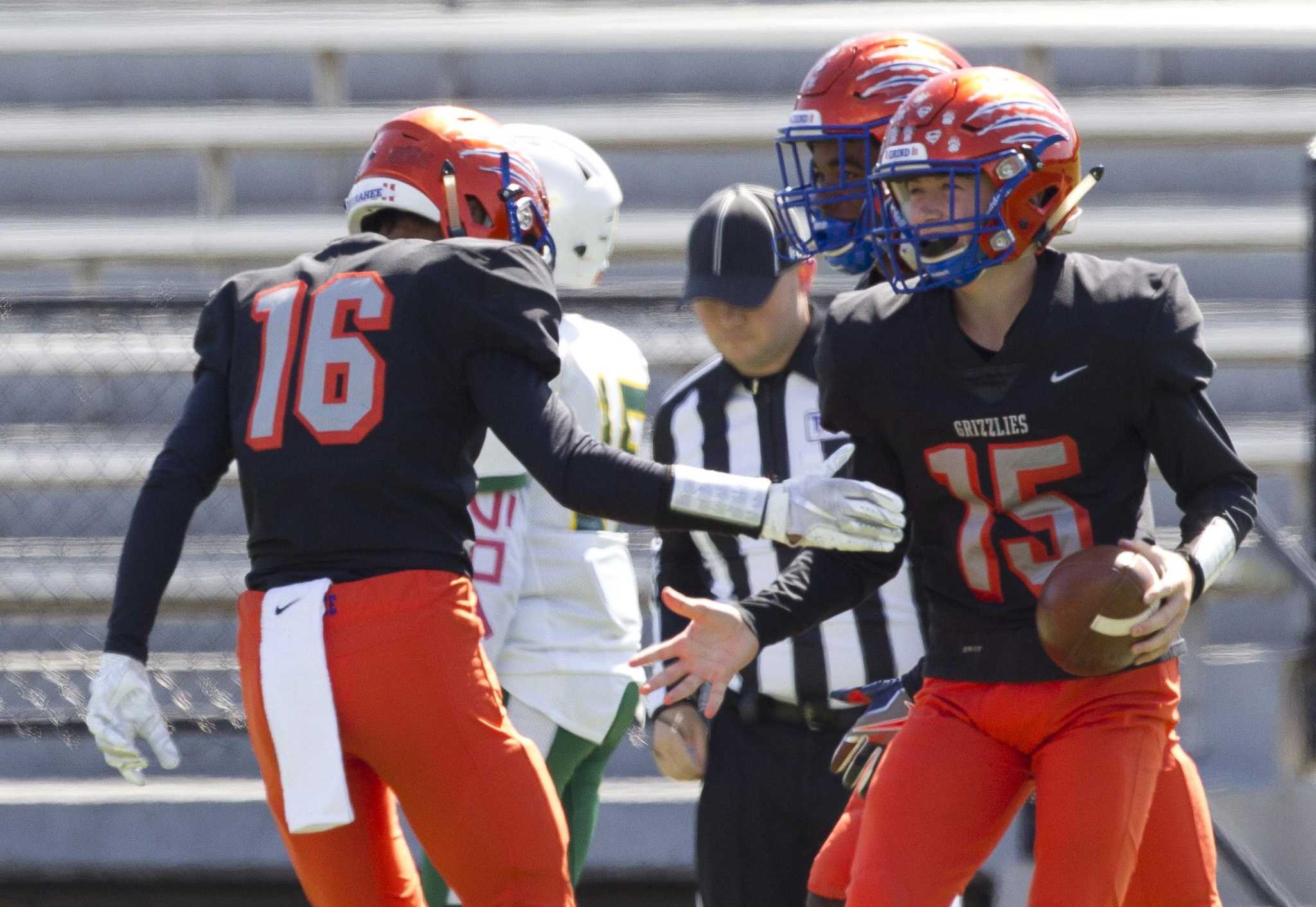 FOOTBALL: Grand Oaks starts last half of season strong by topping Apollos