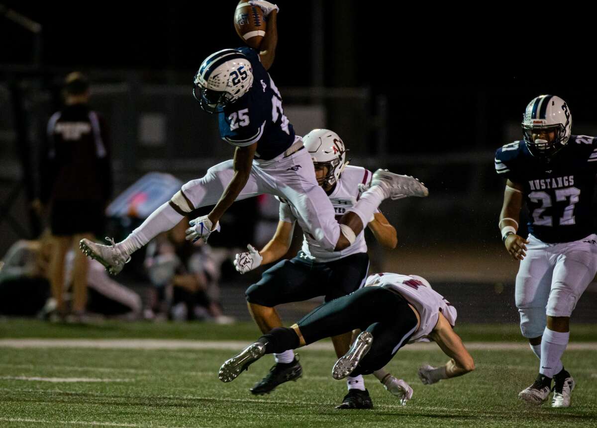 A&M Consolidated rolls over Lamar Consolidated