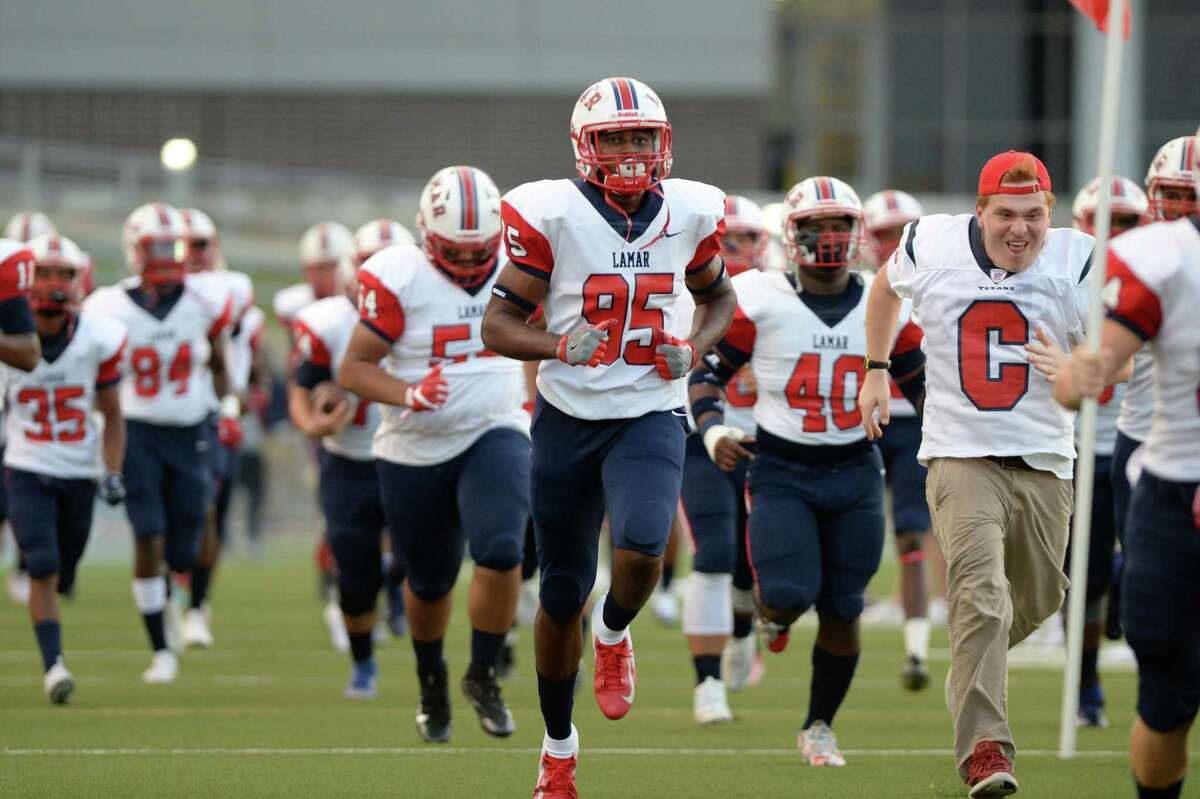Football: Lamar continues its decade-plus of district dominance with 65 ...