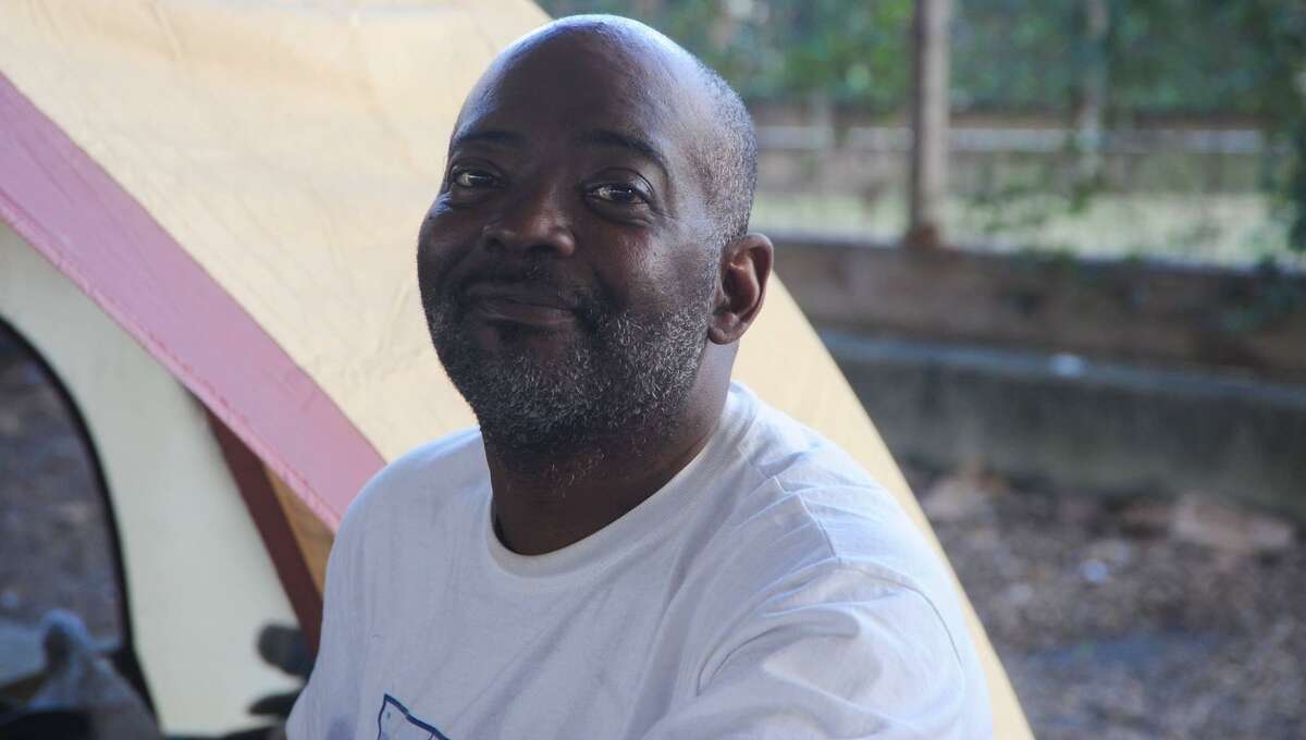 She rescued dogs. He led a lawsuit against the city. They died together ...