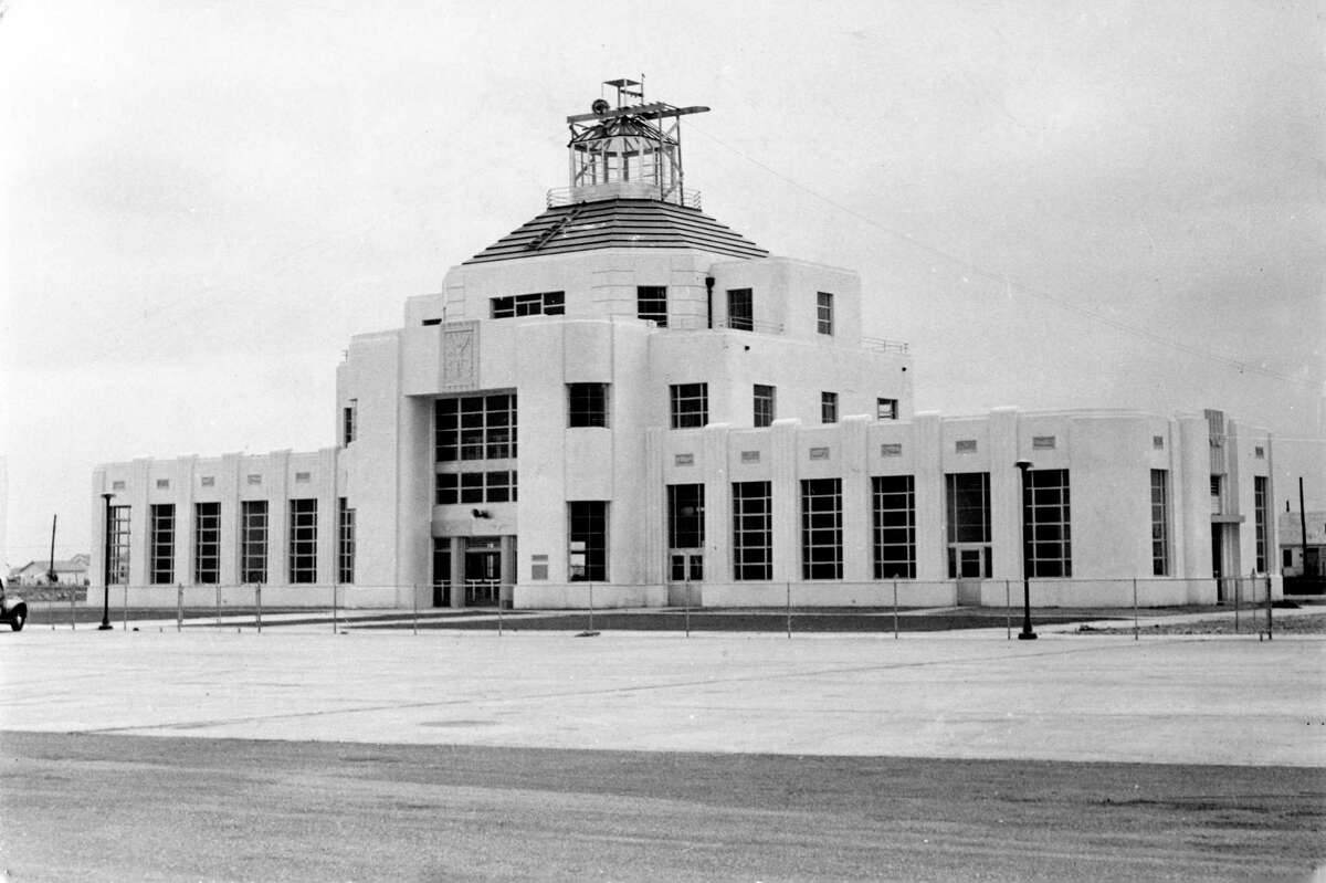 A downtown Houston eyesore reveals its gorgeous past. Will it be hidden ...