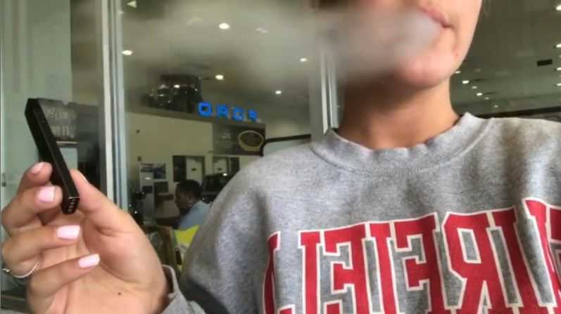 'This can affect their smile': Dentist warns young people that vaping ...