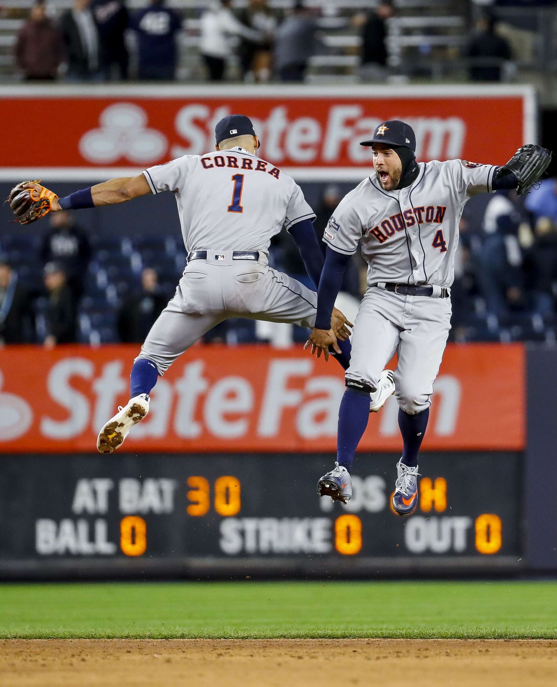 Astros win Game 4, push Yankees to brink of elimination