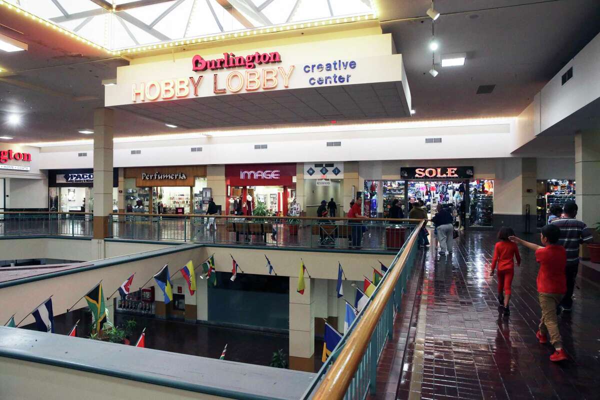 What’s keeping Wonderland alive? Quirky events, businesses, discount ...