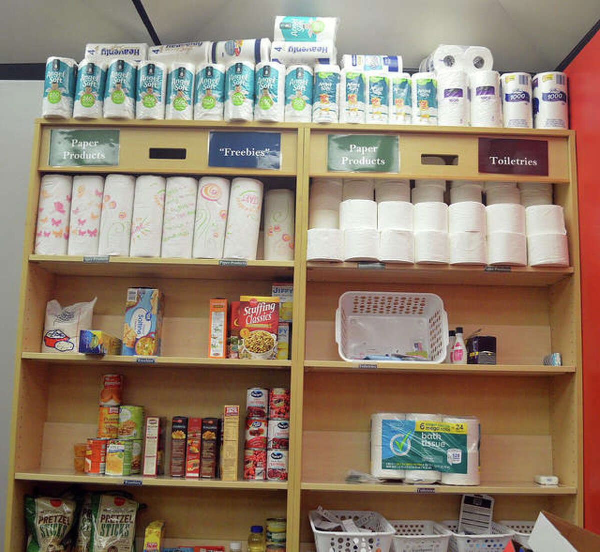 SIUE’s Cougar Cupboard gives students a helping hand