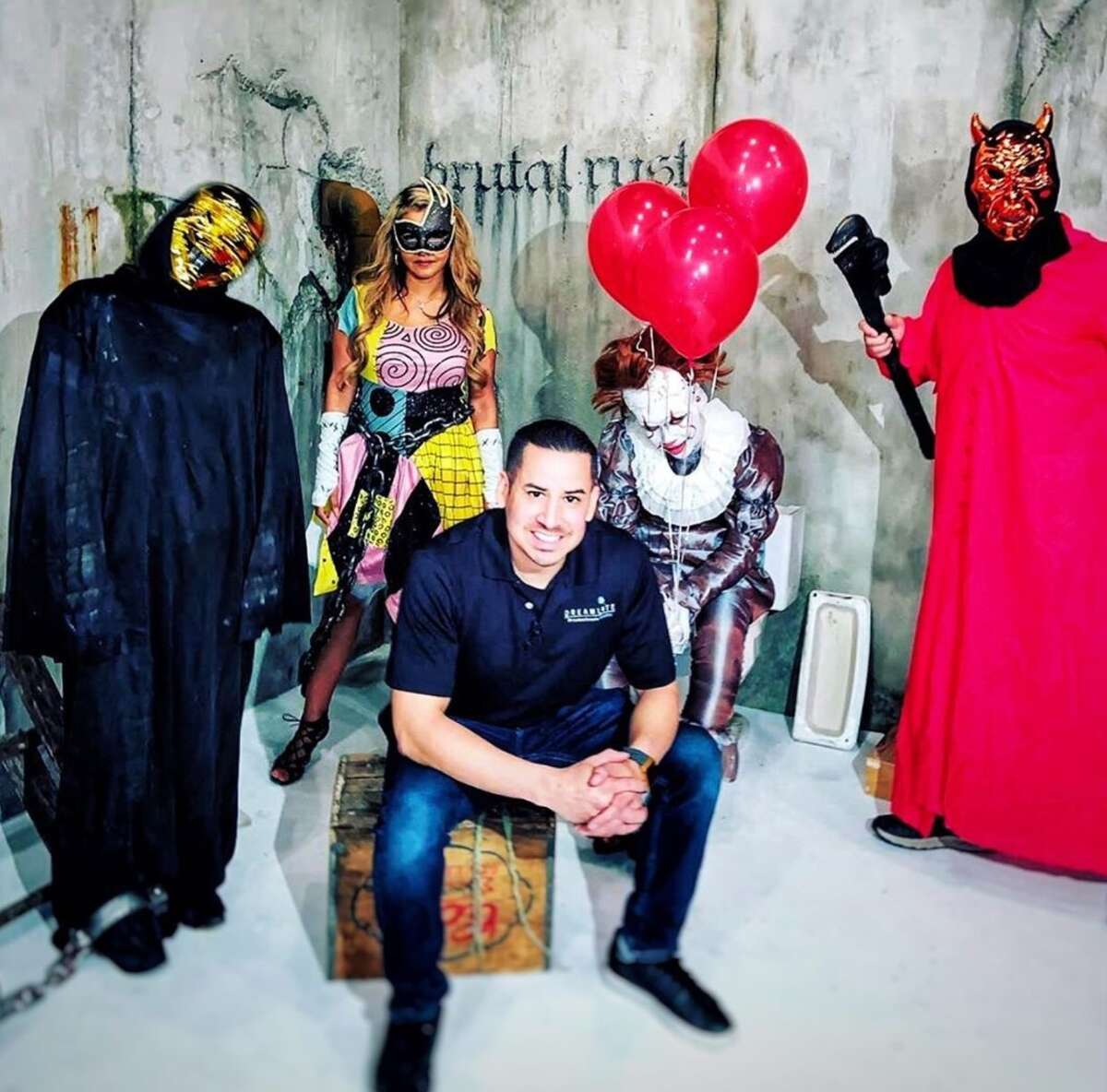 'Scary Shots': Houston’s interactive Halloween experience lets you star ...