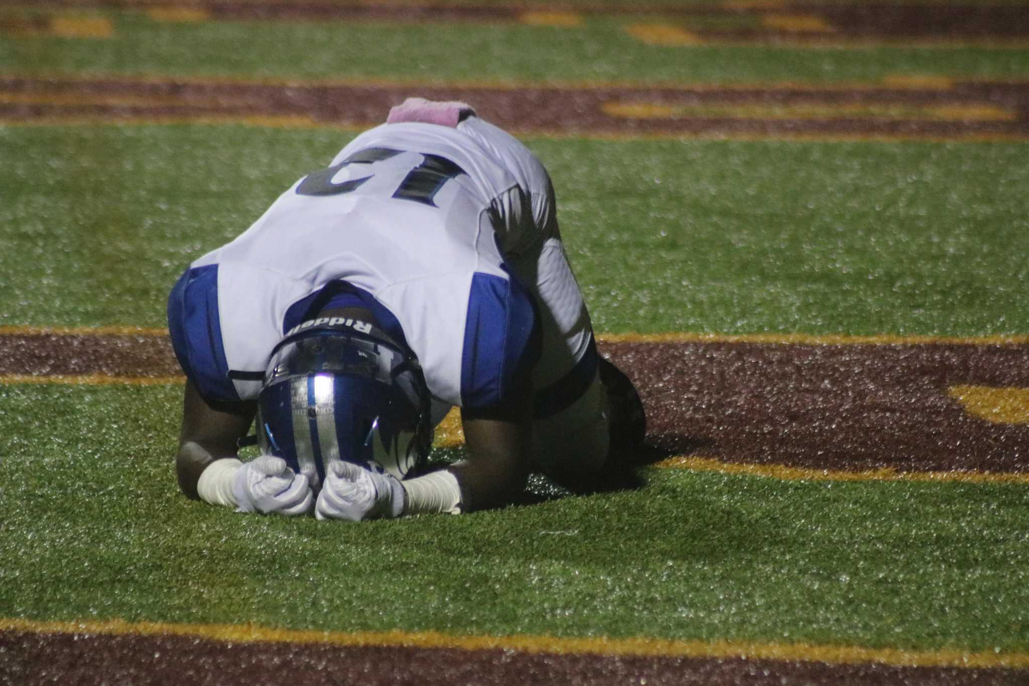 King of nailbiters, Deer Park nips C.E. King 27-20