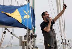 It’s kisses and Champagne as solo sailor finishes epic voyage in Sausalito