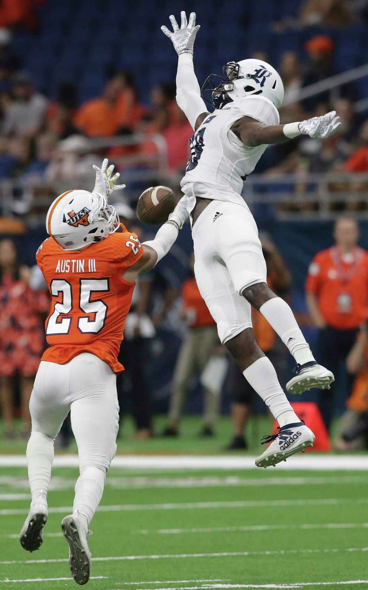 Lowell Narcisse leads UTSA over Rice