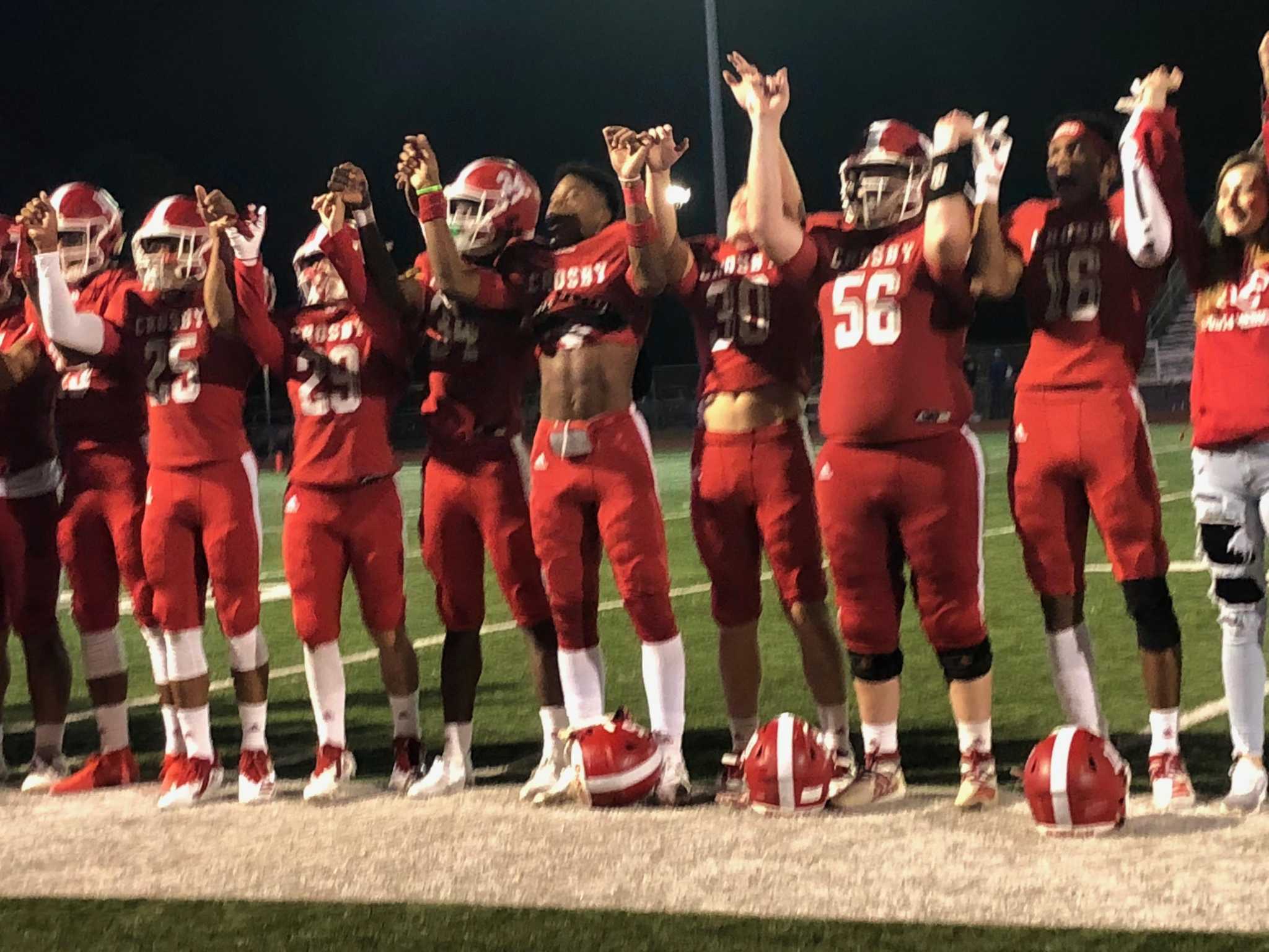 Week 8 football notebook: Crosby extends winning streak to three