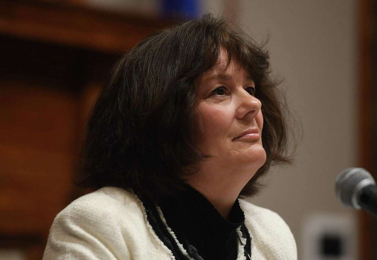 Rilling, Brinton square off in first Norwalk mayoral debate