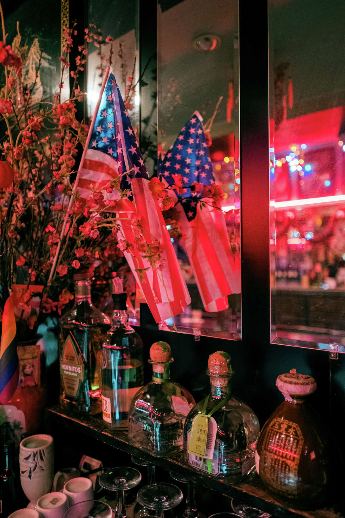 How a 33-year-old Chinatown dive bar gave us one of the city's most ...