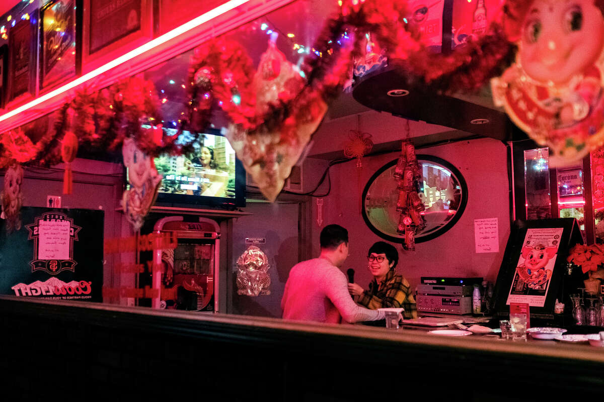 How a 33-year-old Chinatown dive bar gave us one of the city's most ...