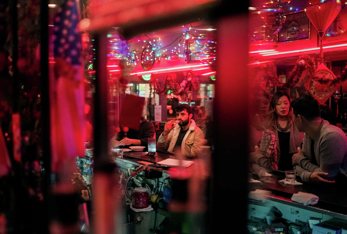 How a 33-year-old Chinatown dive bar gave us one of the city's most ...
