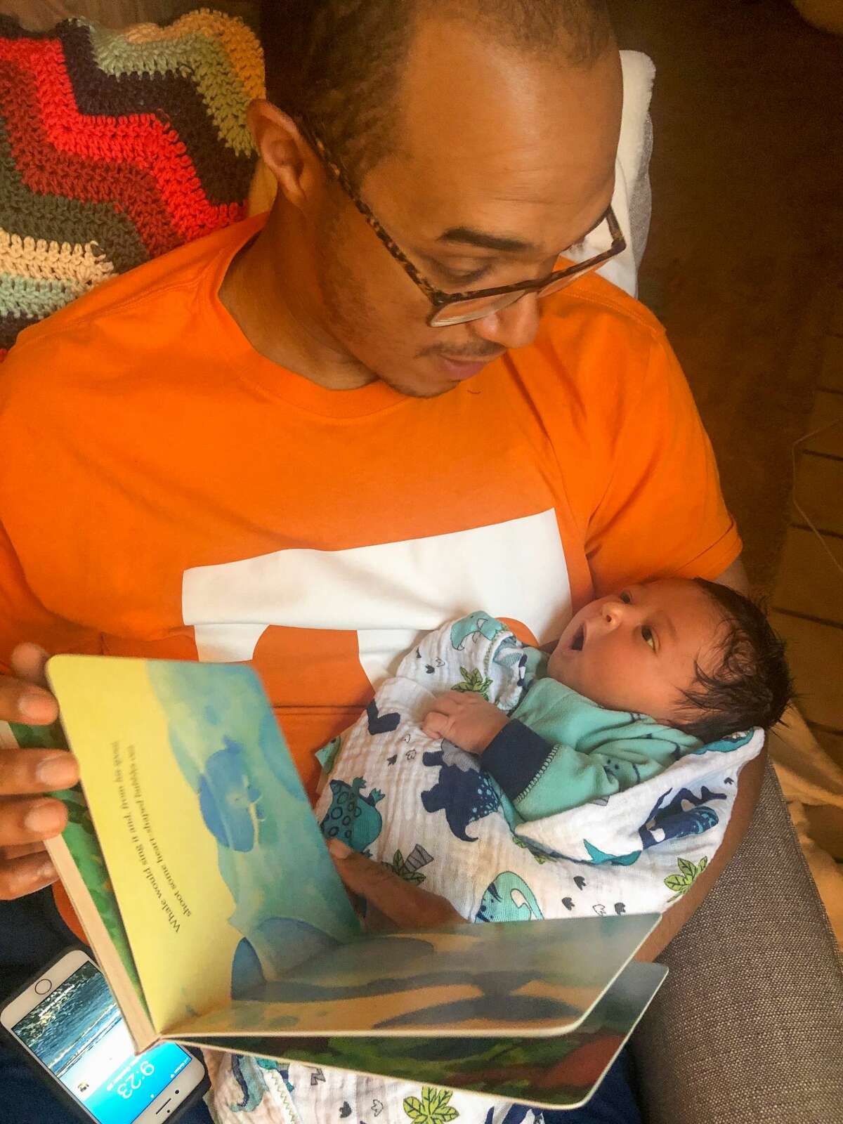 KENS-5 anchor Aaron Wright and his wife welcome their first baby