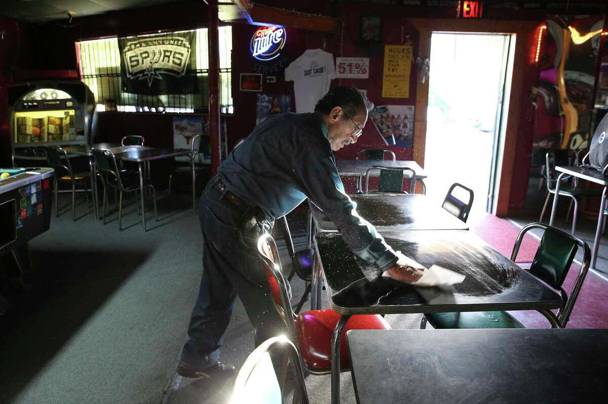 Tony’s, a ‘classic neighborhood dive bar’ downtown with cheap beer and ...