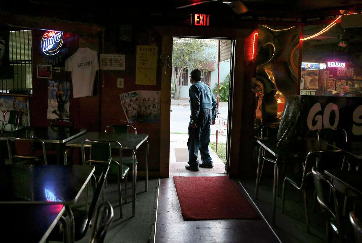 Tony’s, a ‘classic neighborhood dive bar’ downtown with cheap beer and ...