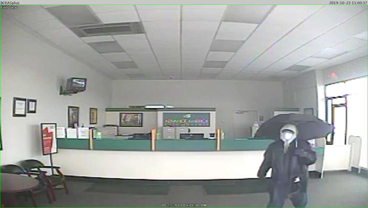 Police searching for suspect in robbery of Bad Axe business