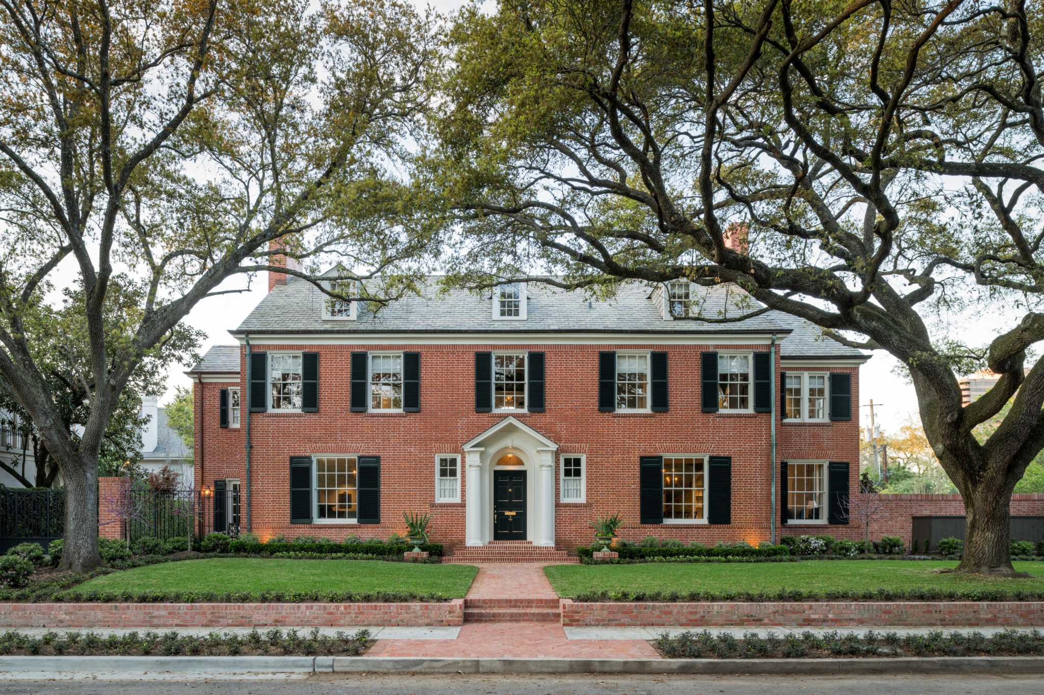 Historic Houston homes draw crowds in annual Good Brick Tour ...