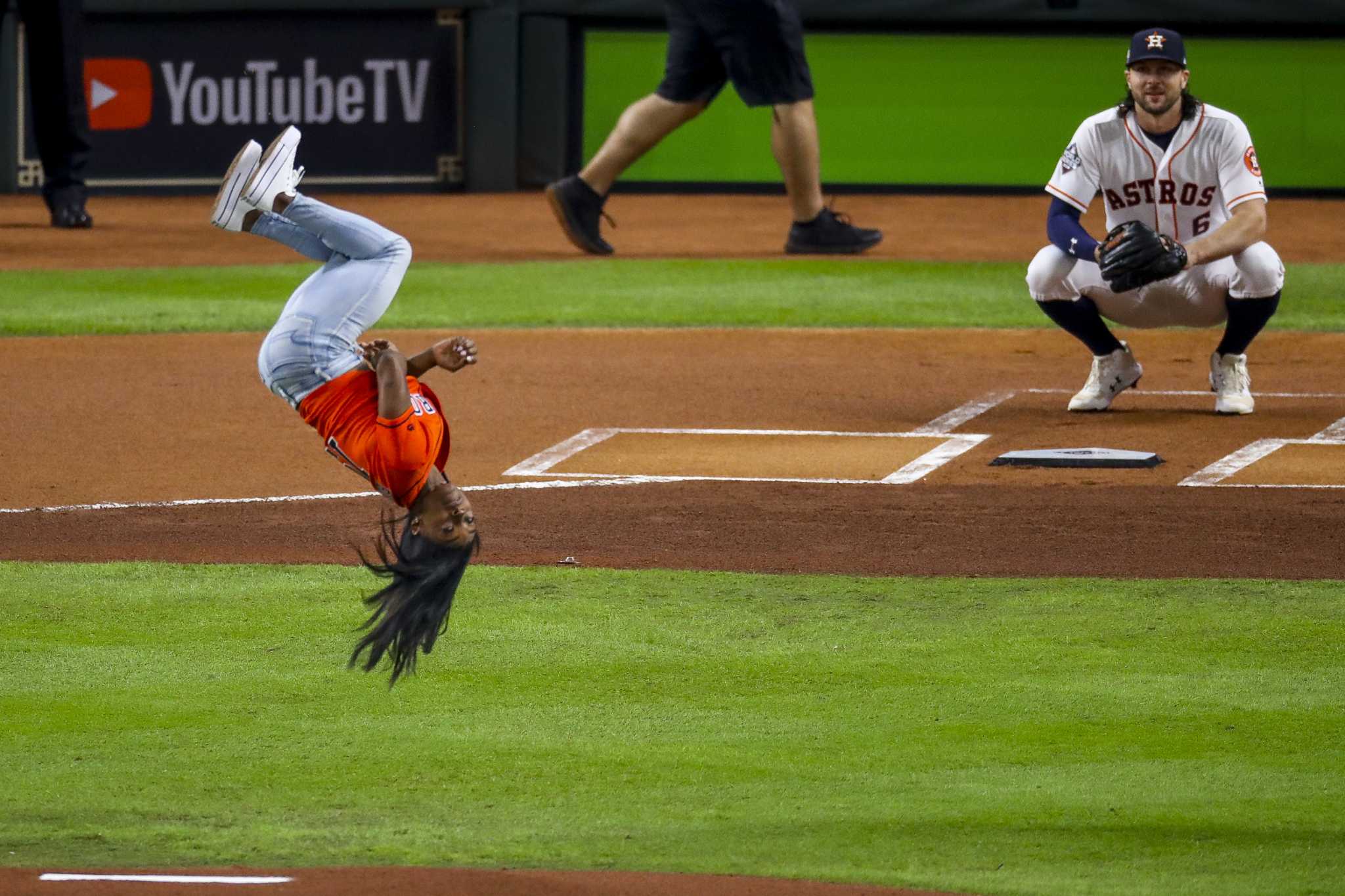 Simone Biles pulls off standing back flip with twist before World ...