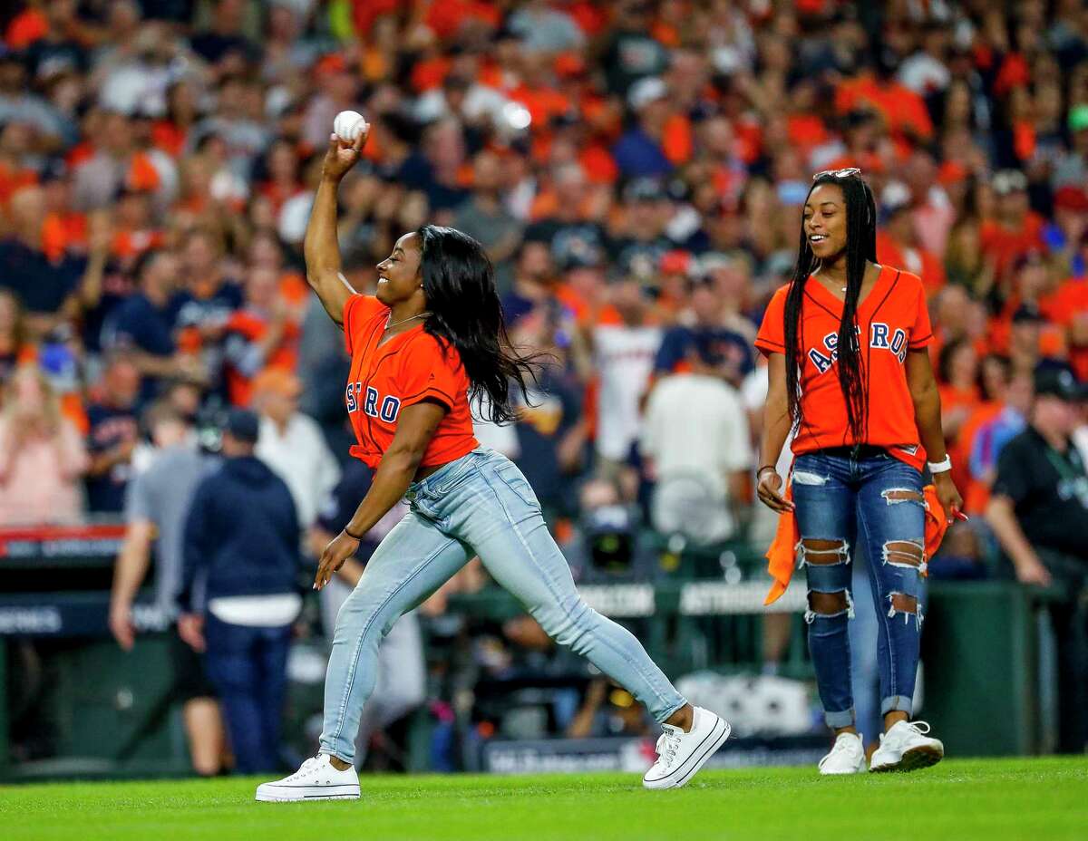 Simone Biles pulls off standing back flip with twist before World ...