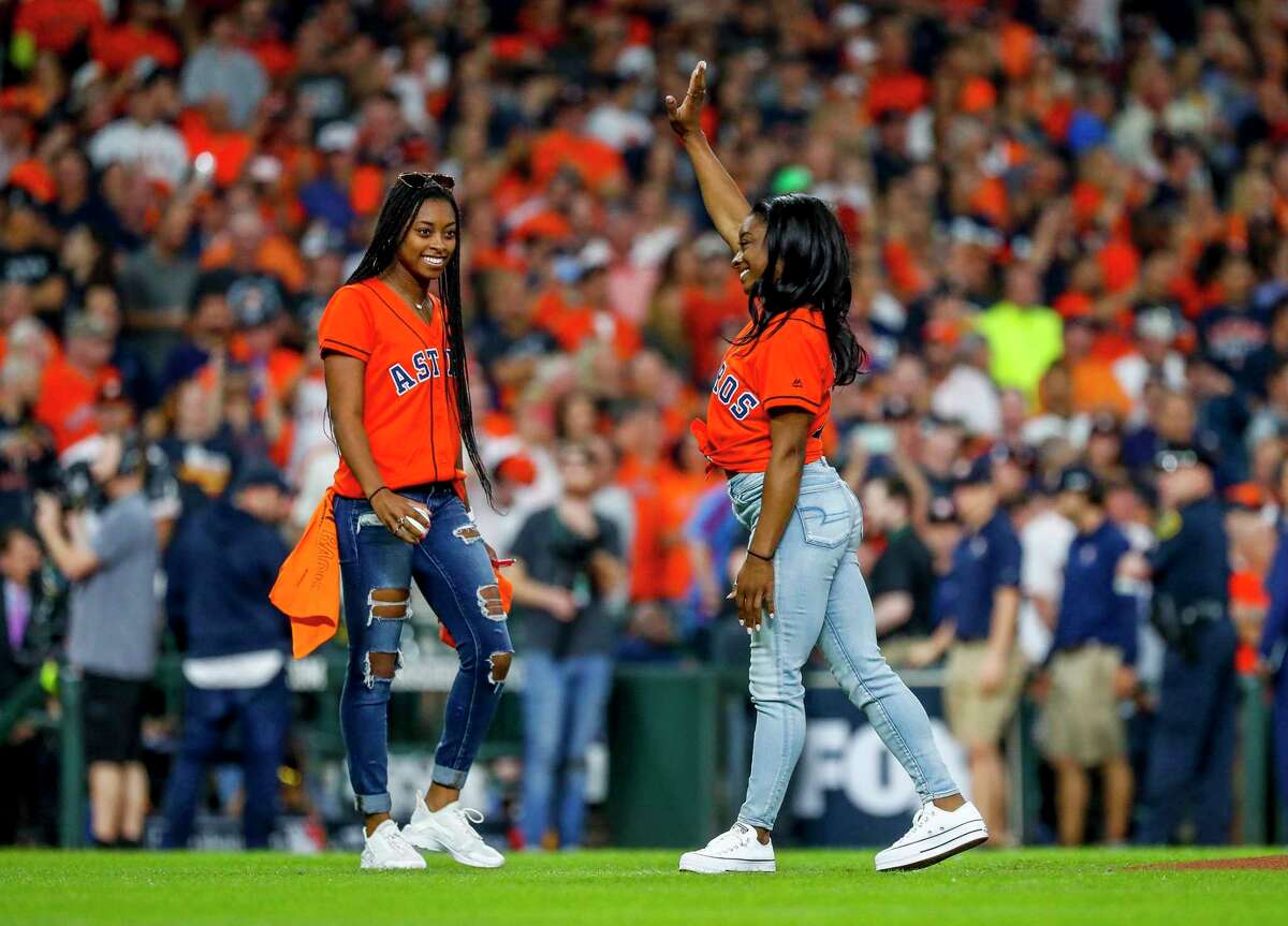 Simone Biles pulls off standing back flip with twist before World ...