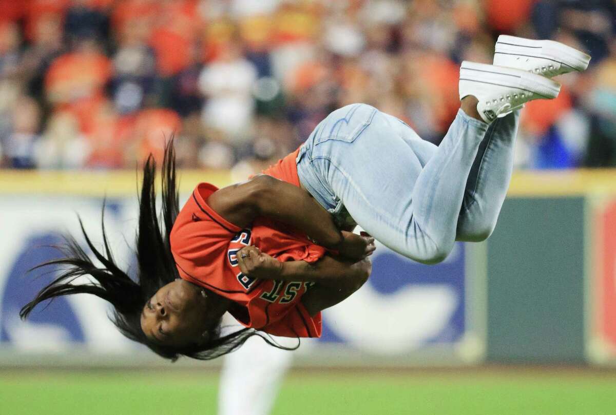 Simone Biles pulls off standing back flip with twist before World ...