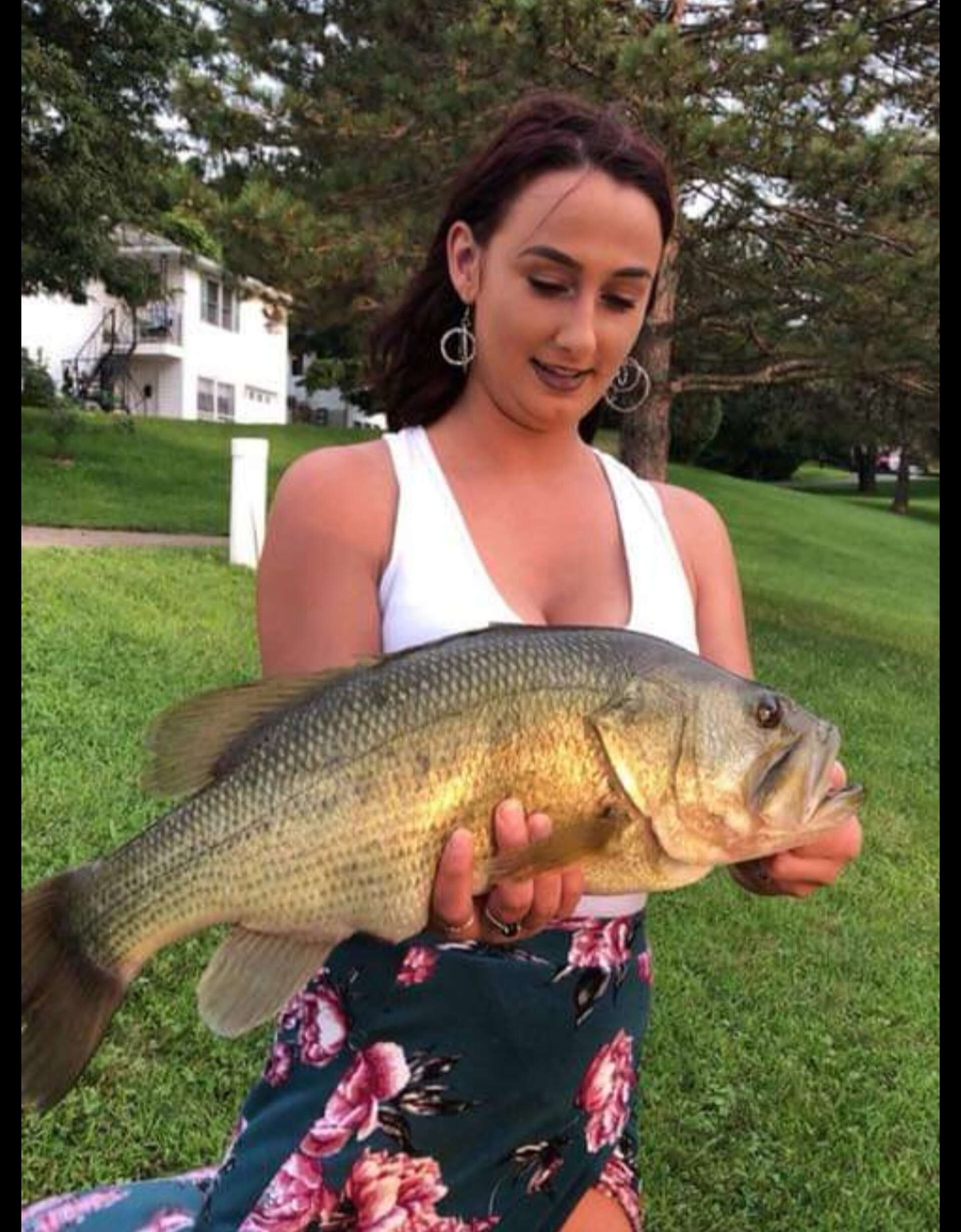 6-foot-9-inch fish found on shore of Lake Champlain