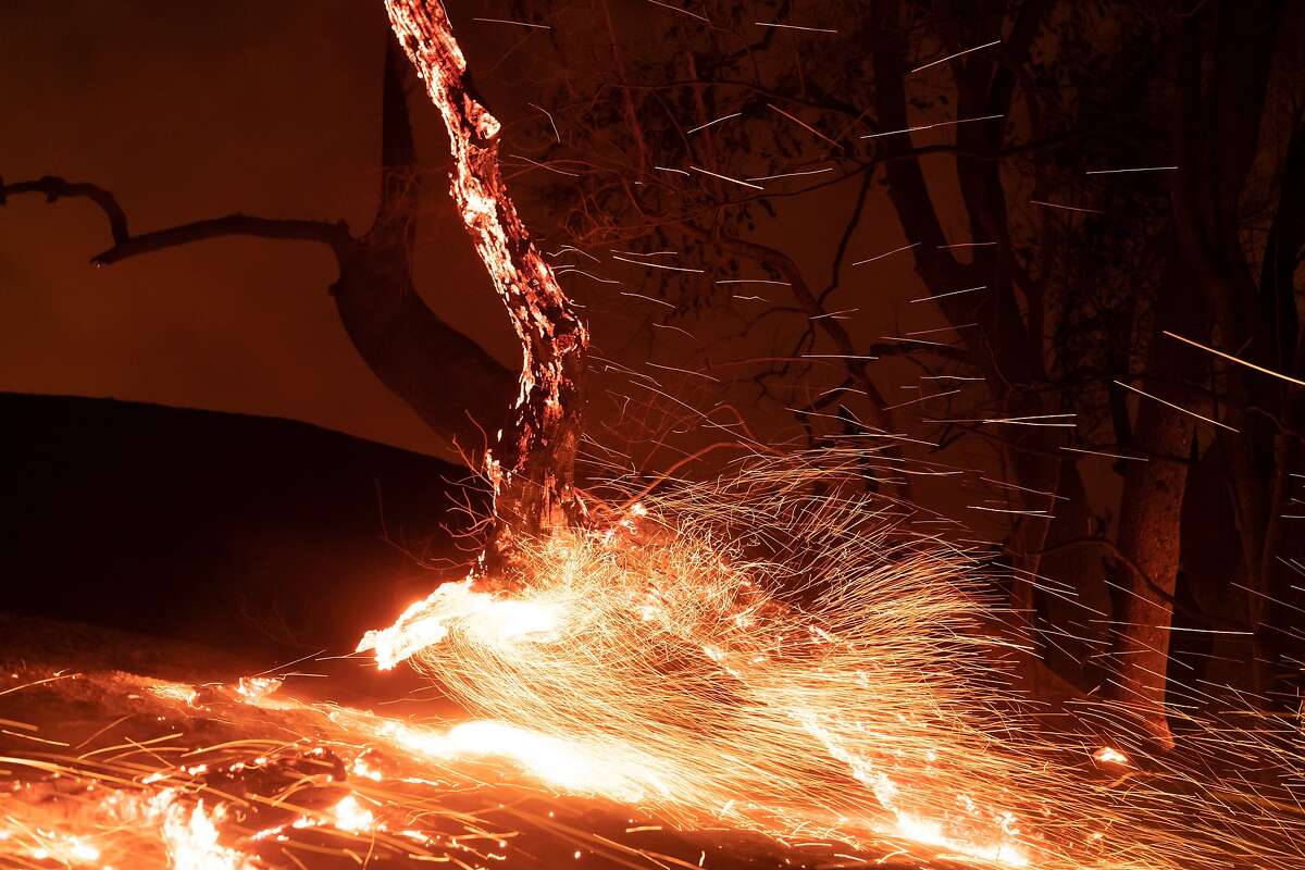 Kincade Fire: Crews gain 5% containment as focus turns to PG&E equipment