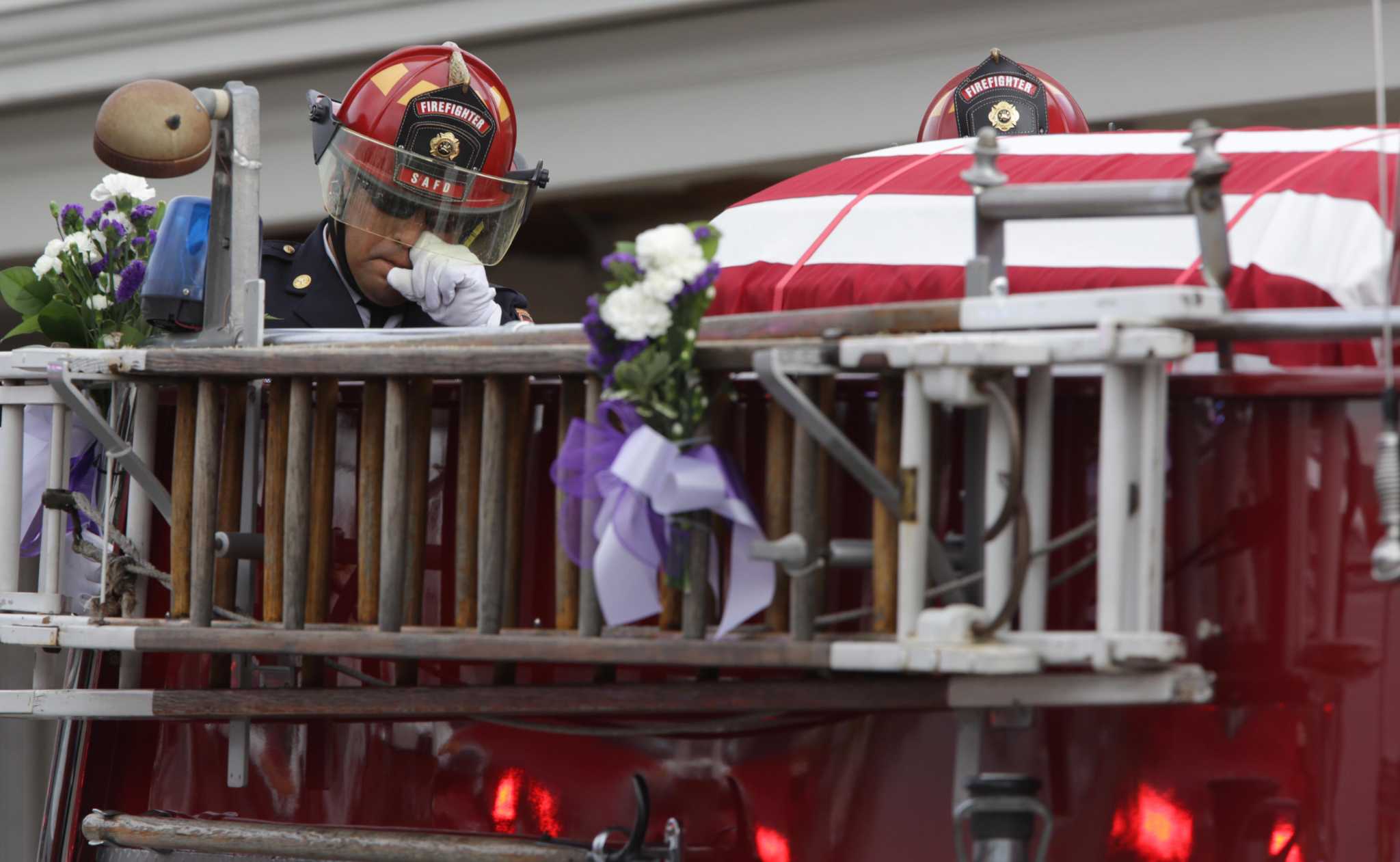 Greg Garza memorial service draws hundreds of mourners