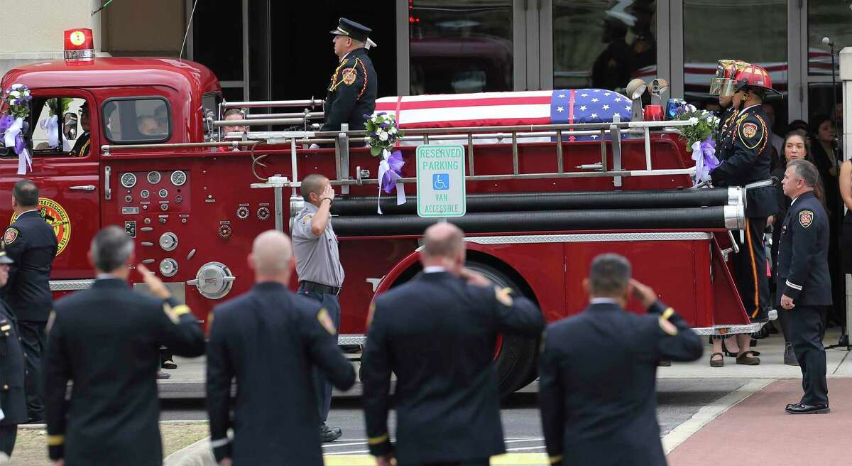 Greg Garza memorial service draws hundreds of mourners