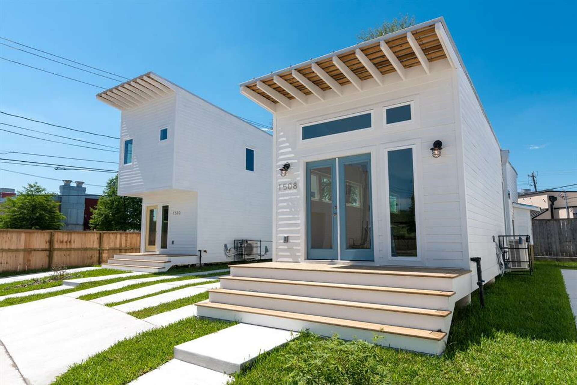 I'd rather live in a cool tiny home than a sprawling Texas mansion ...