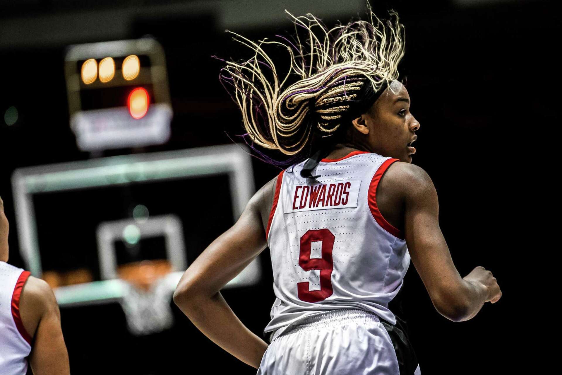 Canadian prospect Aaliyah Edwards commits to UConn