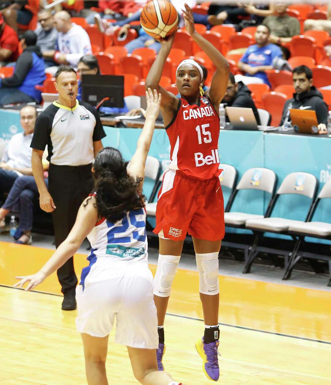 Canadian prospect Aaliyah Edwards commits to UConn