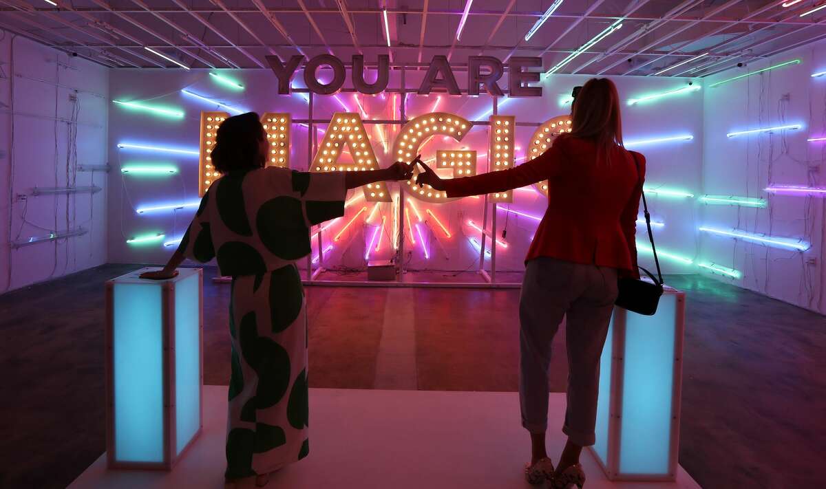 Here's a sneak peek inside the Insta-famous pop-up art exhibit, the ...