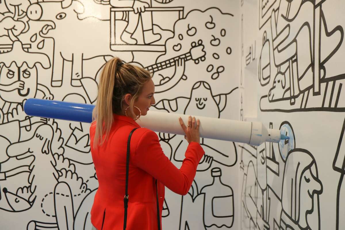 Here's a sneak peek inside the Insta-famous pop-up art exhibit, the ...