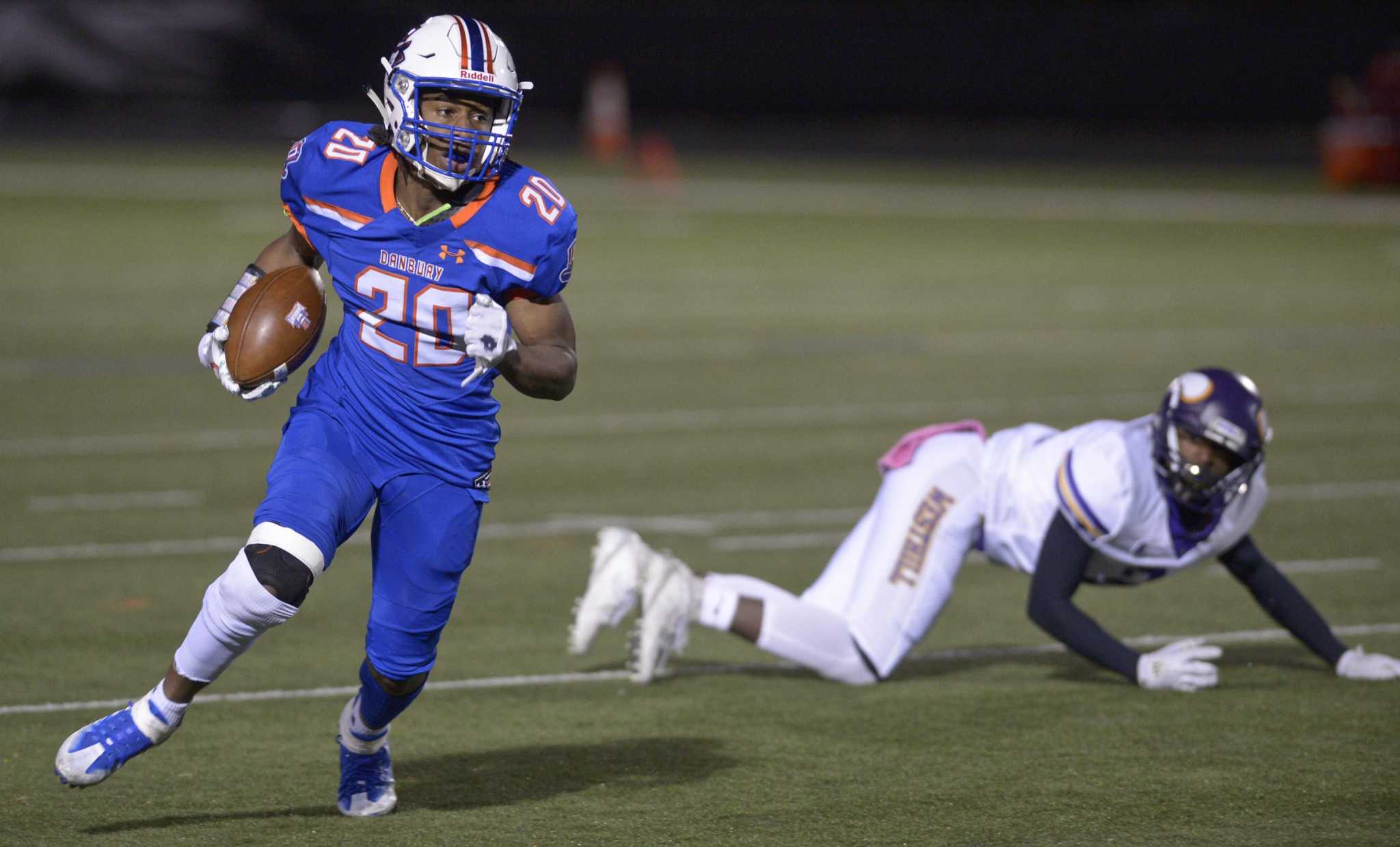 Sophomore Taft a touchdown machine for 4-1 Danbury