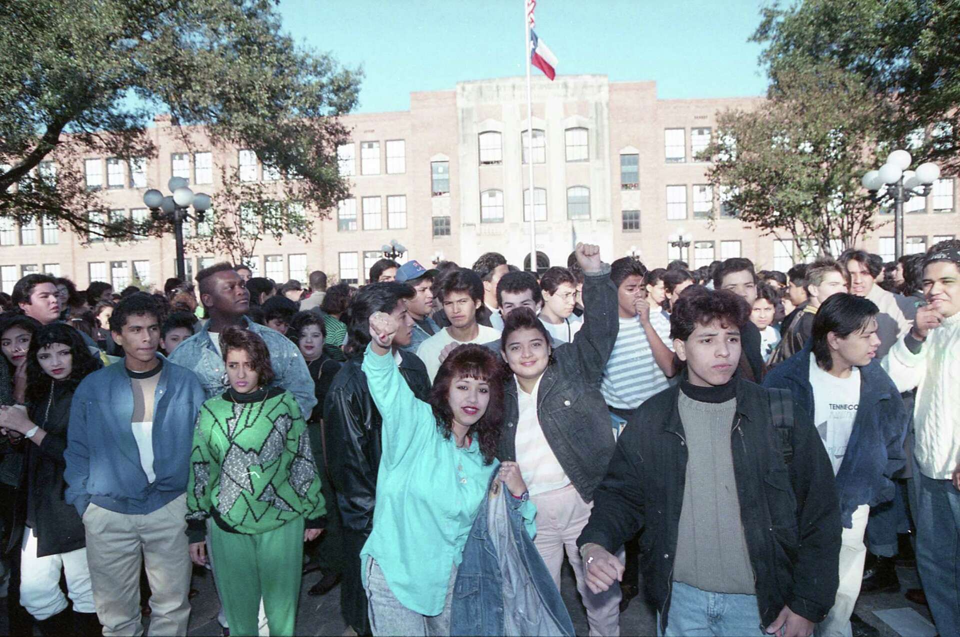 30 years ago: The Phillips Petroleum explosion in Pasadena and 'RoboCop ...