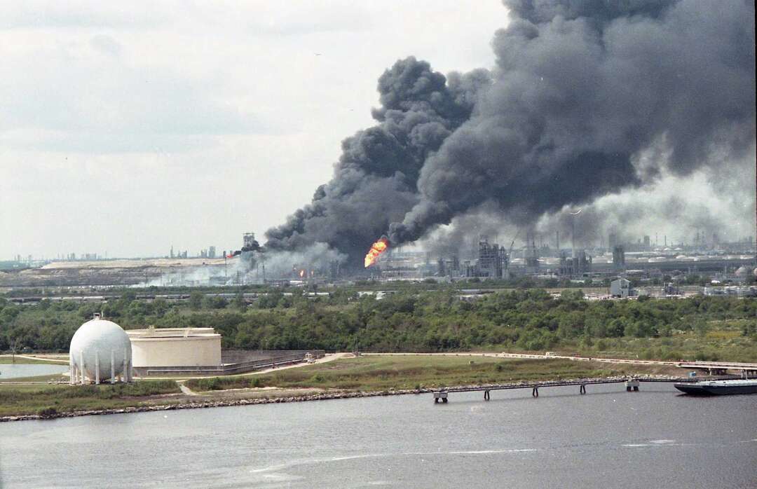 30 years ago: The Phillips Petroleum explosion in Pasadena and 'RoboCop ...