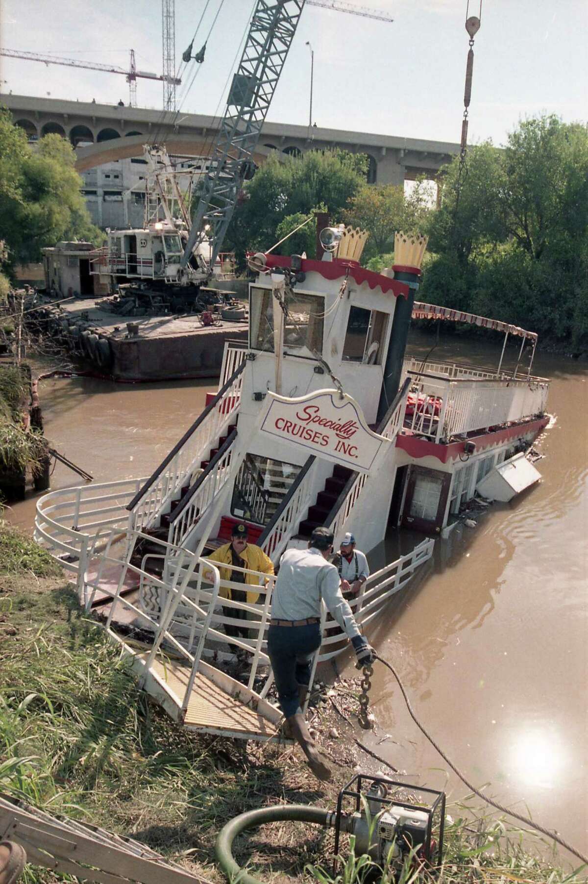 30 years ago: The Phillips Petroleum explosion in Pasadena and 'RoboCop ...