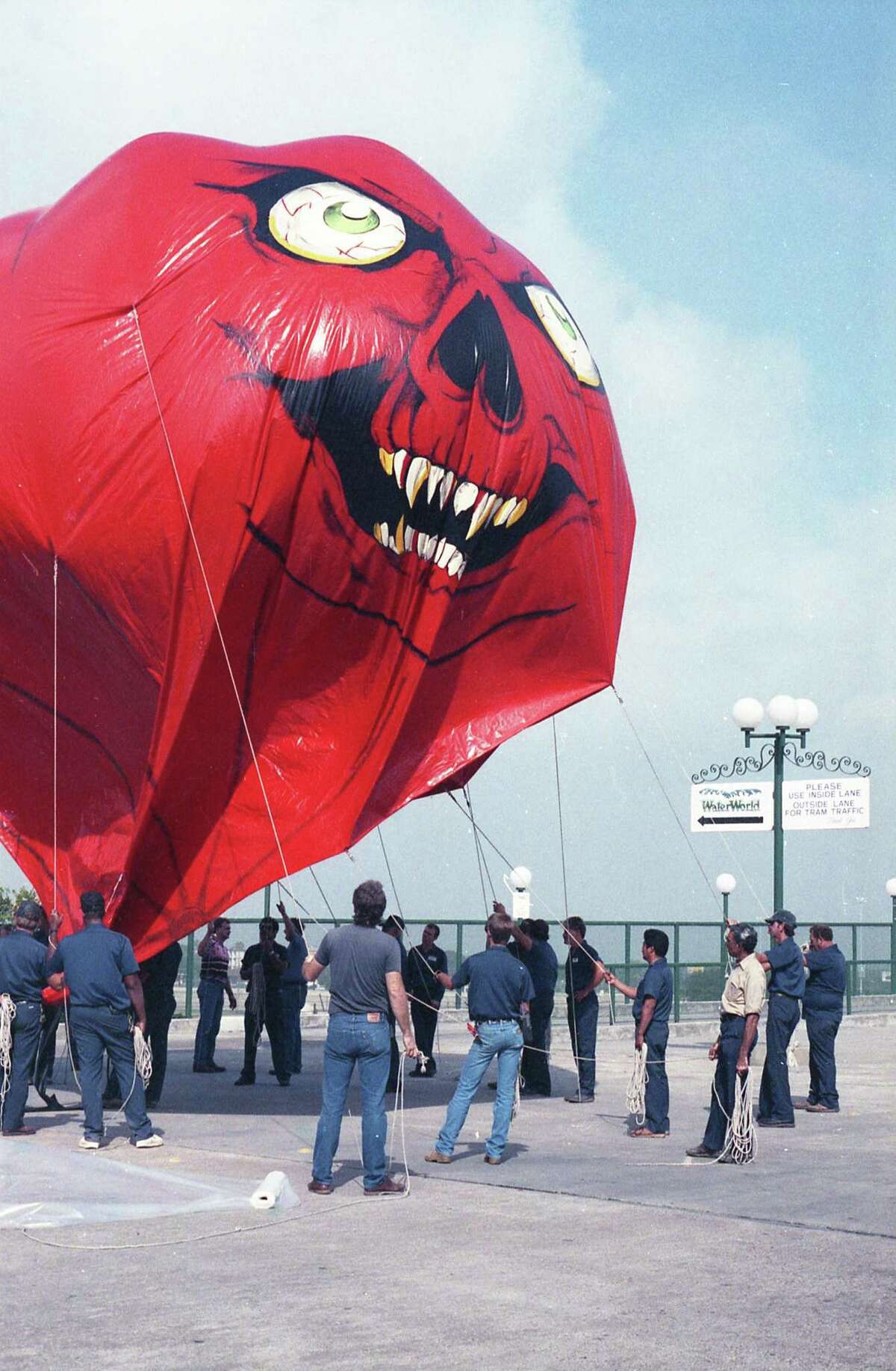 30 years ago: The Phillips Petroleum explosion in Pasadena and 'RoboCop ...