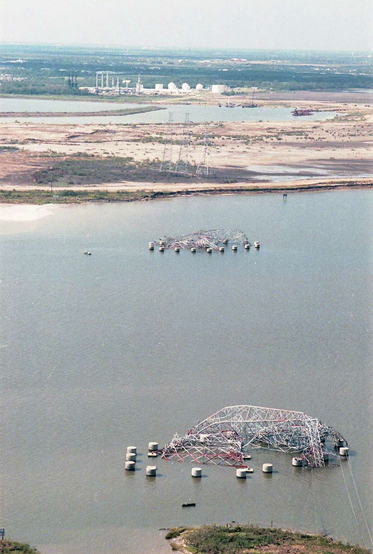 30 years ago: The Phillips Petroleum explosion in Pasadena and 'RoboCop ...