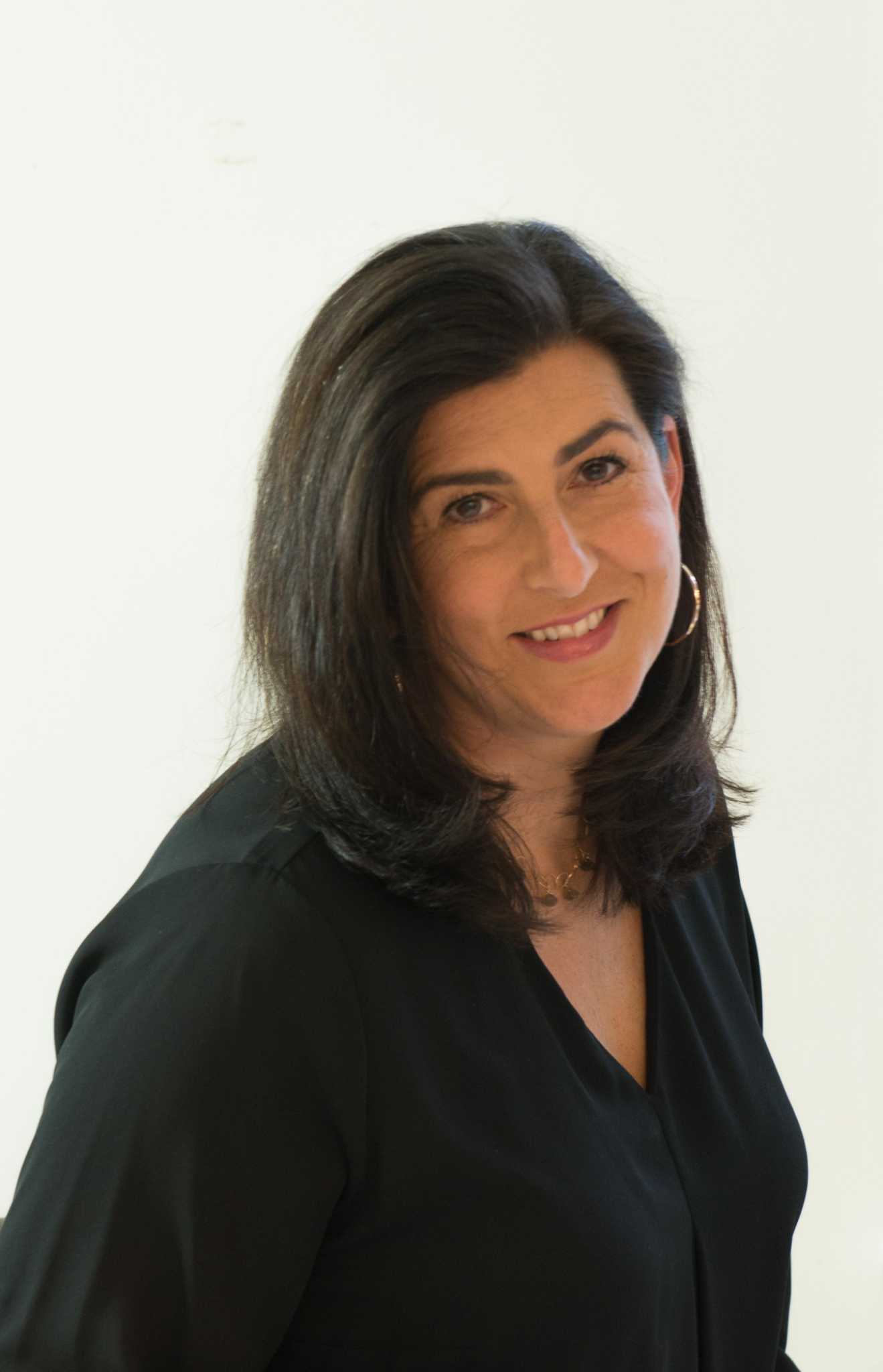 William Raveis in New Canaan announces awards for September