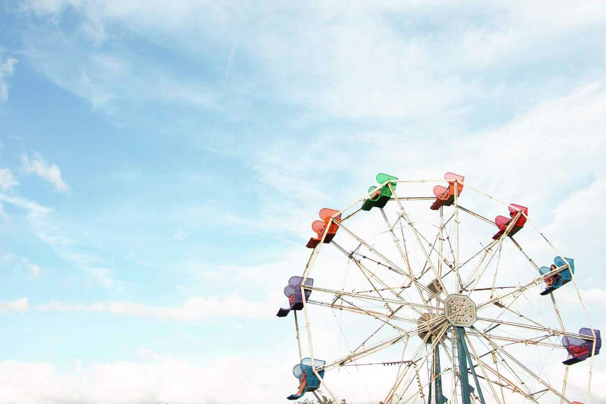 Fall Extravaganza offers carnival rides, costume contest