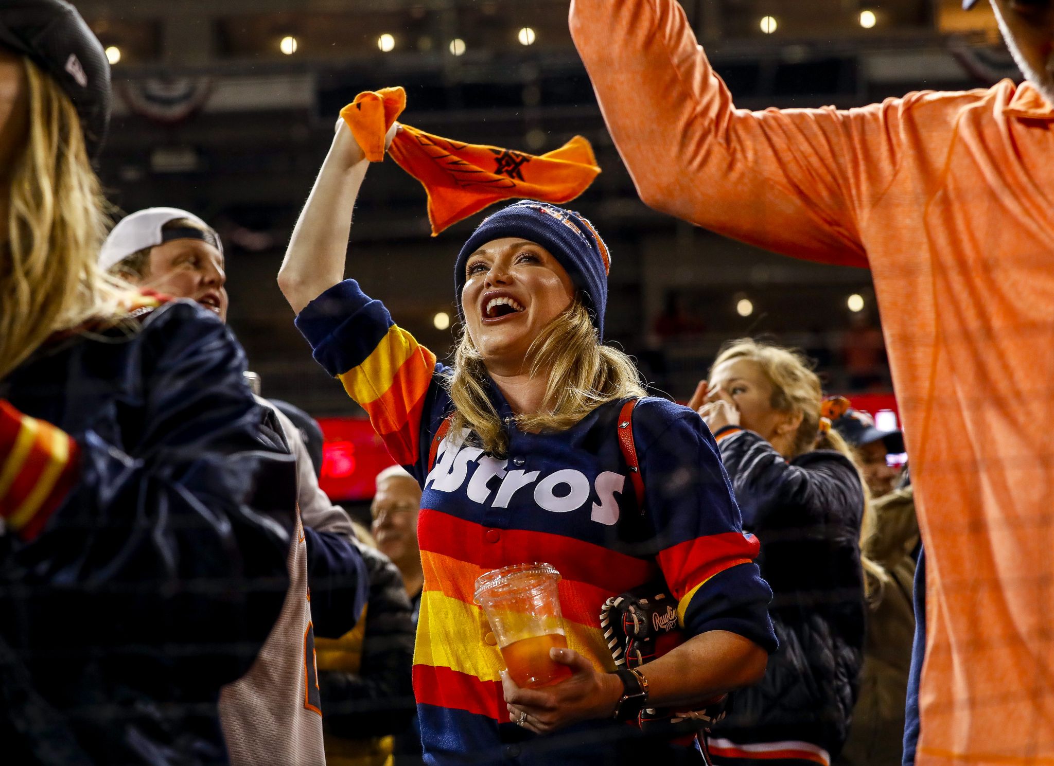 Astros fans get loud on the road at Game 4 of the World Series