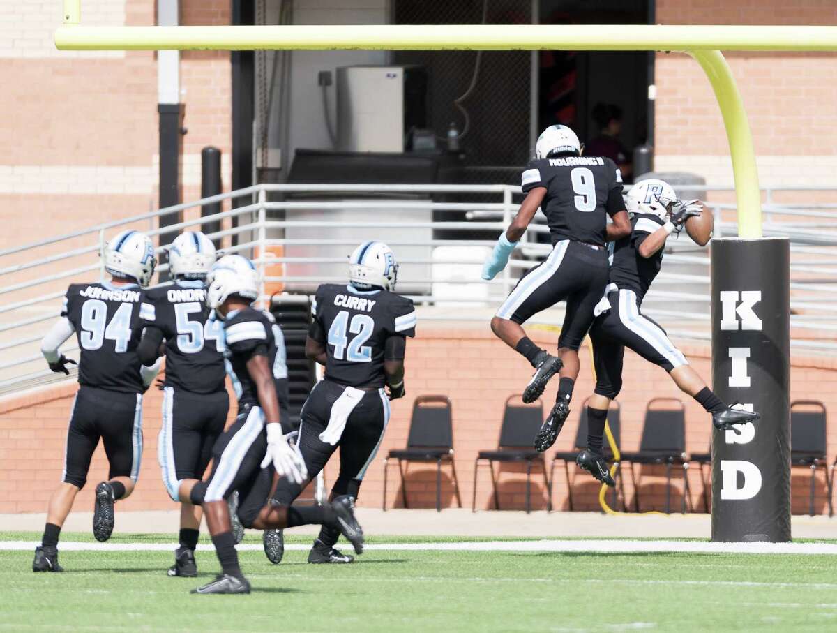 Paetow places 10 on 10-5A all-district football first team