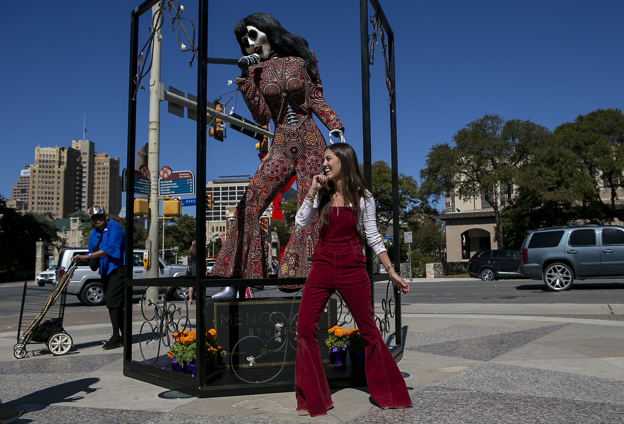 Selena Quintanilla Statue