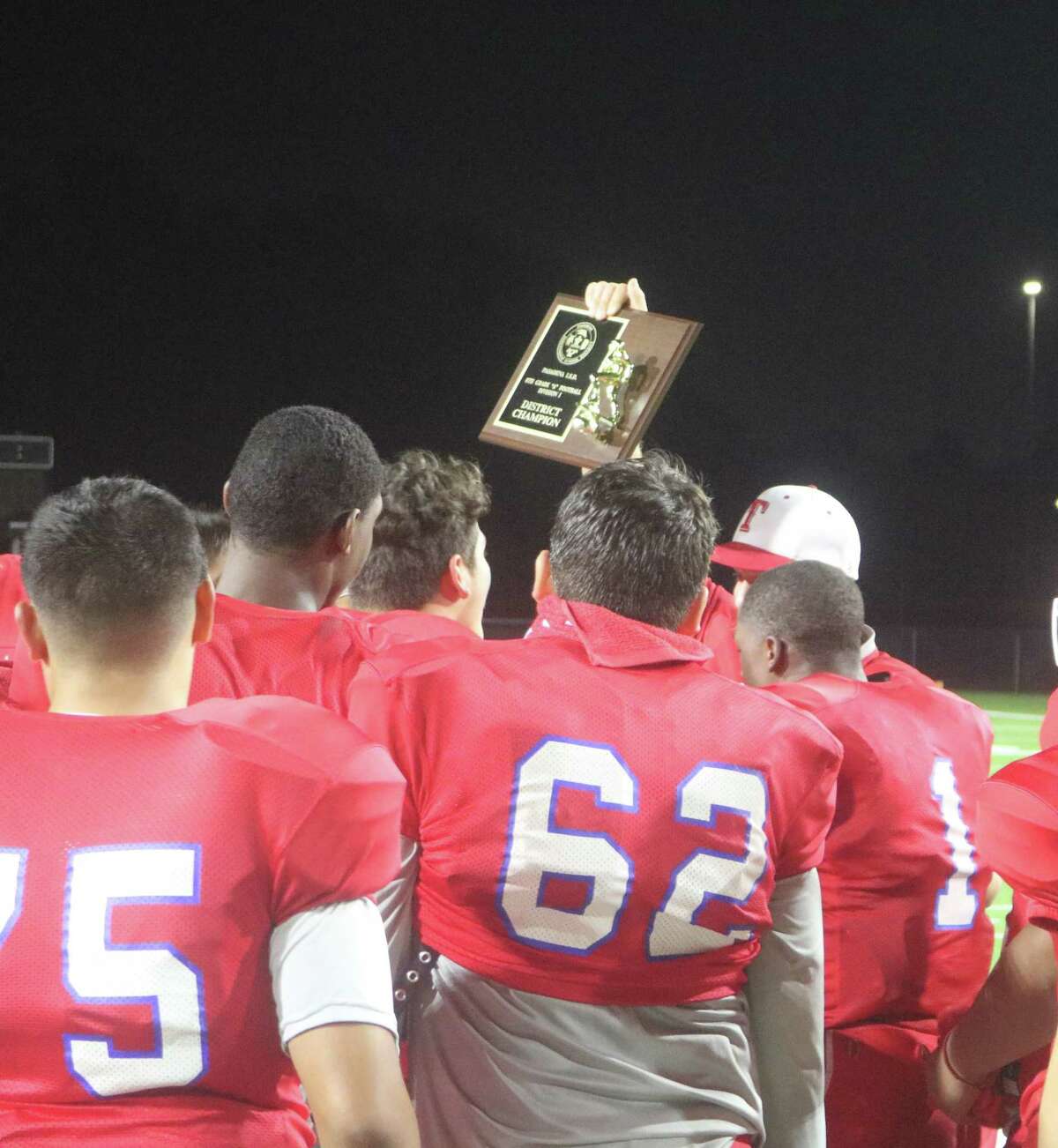 Thompson Intermediate’s dramatic pick-6 hands Lions Pasadena ISD’s 8A ...