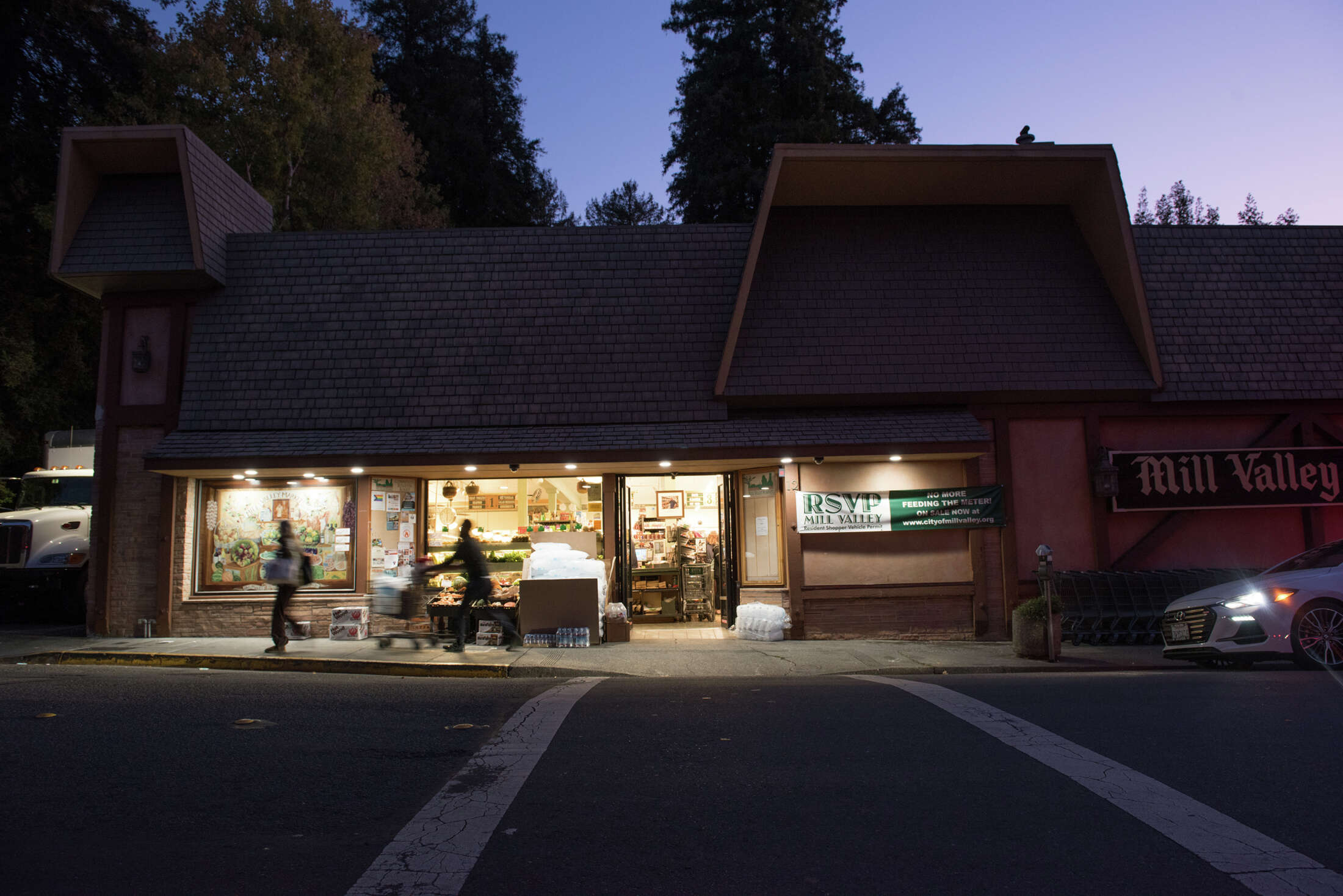 Latest: PG&E may not turn on power for some between wind events